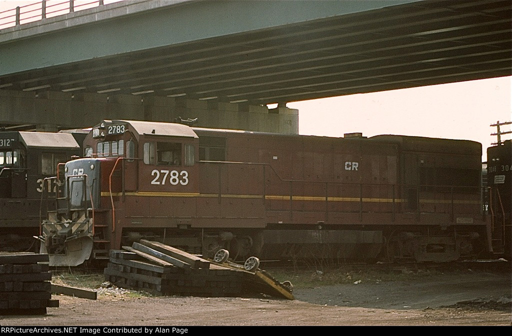 CR U23B 2783 rests alongside PC GP40's